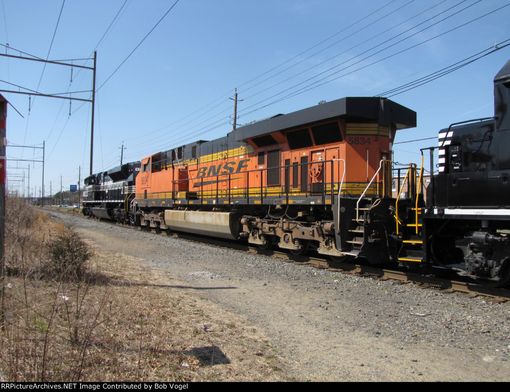 BNSF 5834